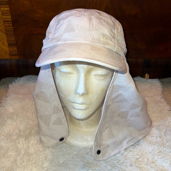 REI | Accessories | Rei Twilight Sun Shell White Trailmade Cap With ...
